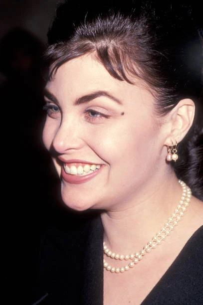 ACTRESS SHERILYN FENN at the 43rd Writers Guild of America Awa- 1991 ...
