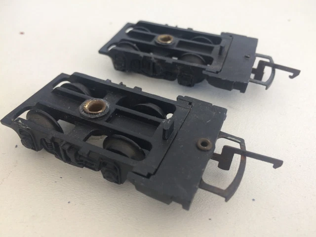 2 TRIANG TRANSCONTINENTAL Passenger Mk2 Coach Car Bogies R444 R446 R447 ...