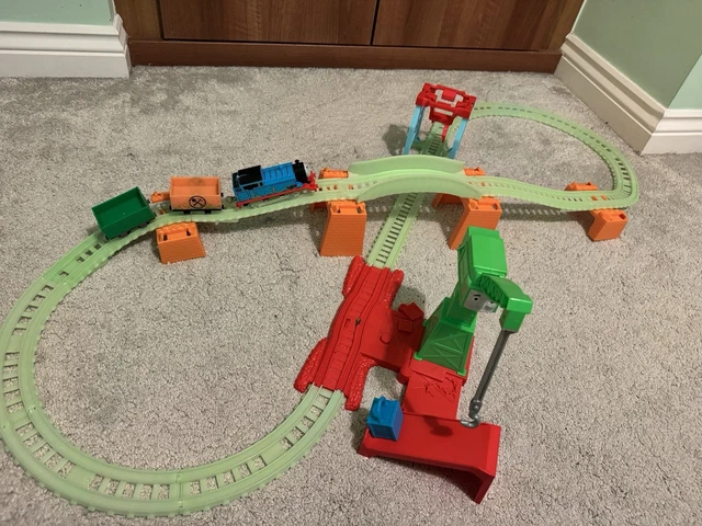 THOMAS & FRIENDS TrackMaster Hyper Glow Night train track set £12.68 ...