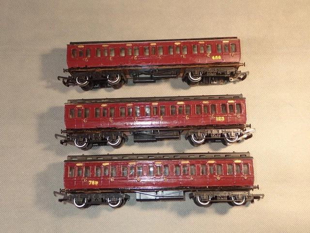 3 X TRIANG Hornby OO Gauge Clerestory Coaches Repainted Maroon Lot B64 ...