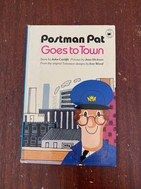POSTMAN PAT GOES To Town 1988 Hardback Hippo Books £3.84 - PicClick UK