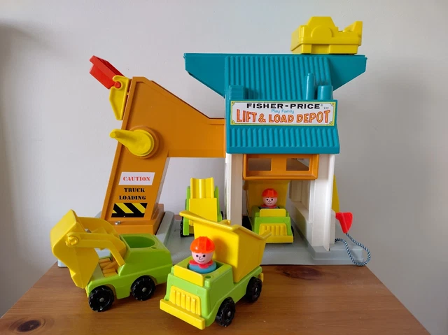 VINTAGE FISHER PRICE Little People Lift and Load Depot Playset 1977 ...