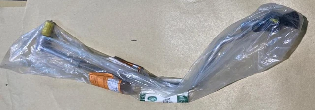 GENUINE LAND ROVER Oil Feed Pipe Disco 3 & 4 / RRS - LR014428 £60.00 ...