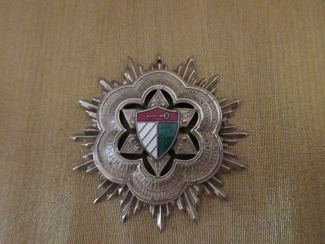 RARE HERALDRIC CREST Metal Masonic Coat Of Arms Sheild Pin Brooch ...