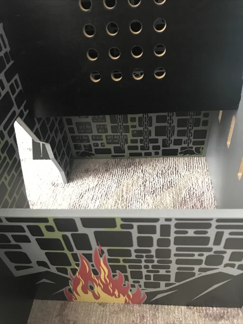 EARLY LEARNING CENTRE Dungeon Of Doom Wooden Castle Tower Knights Toy ...