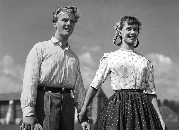 GUNNAR MOELLER ACTOR with Liselotte Pulver in I often think of- 1955 ...