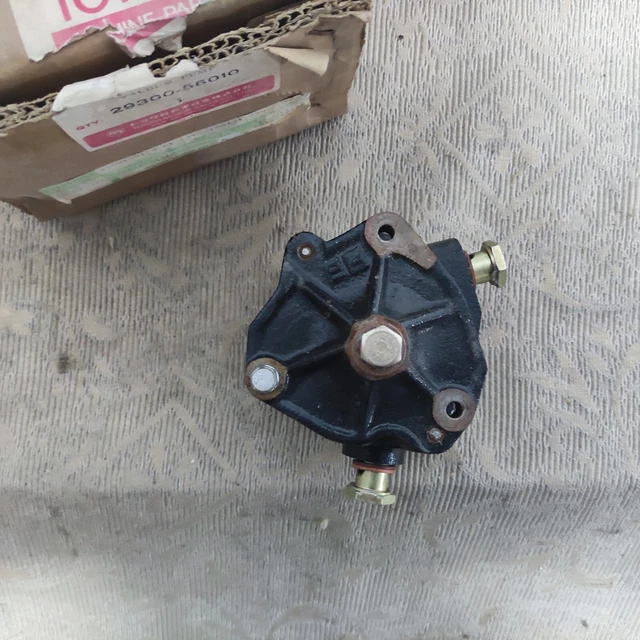 NOS OEM TOYOTA トヨタ Vacuum Pump Assy Landcruiser Bj40 Bj43 Hj45 # 29300 ...