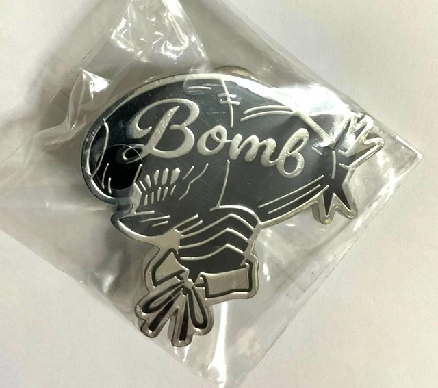 MOTOSEGA MOVIE REZE Arc Motif Design Pin pulsante distintivo bomba ...