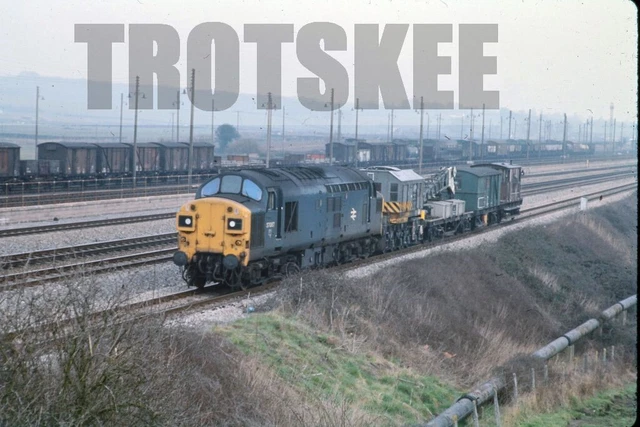 35MM SLIDE BR British Rail Diesel Loco Class 37 37087 Undy 1978 ...