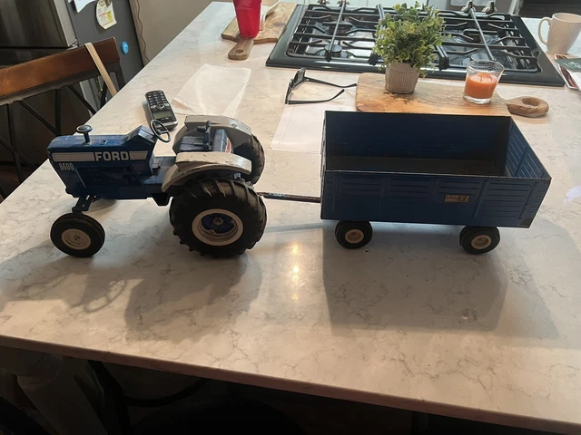 ORIGINAL UN-RESTORED ERTL Toys Blue Ford 8600 Die-Cast Metal Toy ...