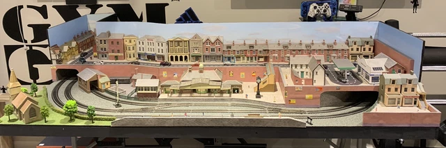 00 GAUGE MODEL Railway Layout Dc controller Hornby 1m x 1.8m Train Set ...