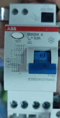 BLOCCO DIFFERENZIALE 4 Poli 0,3 Abb Dda204 2Csb204001R3630 EUR 39,00 - PicClick IT