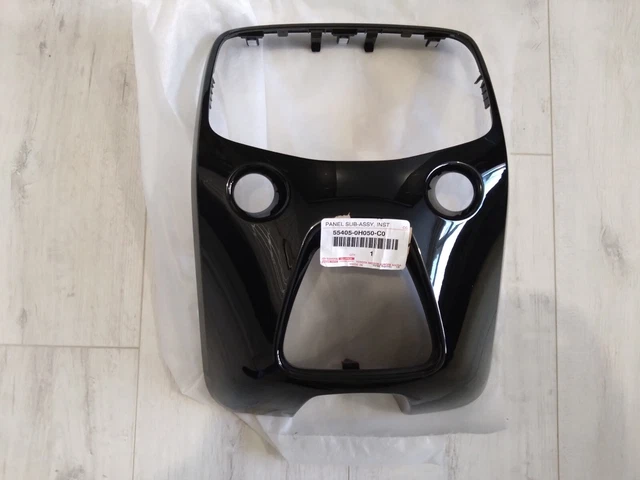 NUOVO ORIGINALE TOYOTA AYGO Sottopannello strumenti creduto nero lucido ...