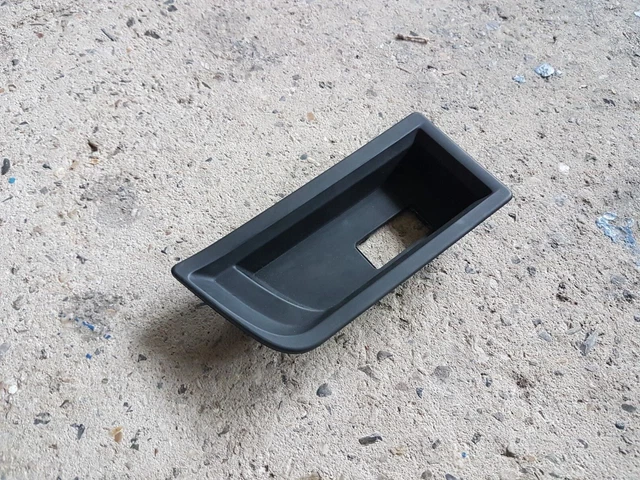 BMW 1ER F20 F21 Einsatz Mittelkonsole Buchse USB/AUX-IN 9207357 EUR 18 ...
