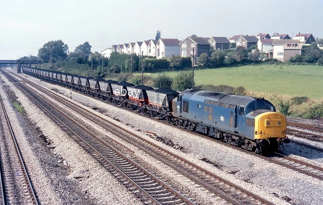 ORIGINAL 35MM COLOUR slide Diesel Class 37 no.37220 Undy +rights for ...