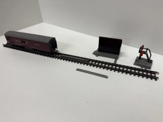 TRI-ANG HORNBY LMS Royal Mail Coach M30224 OO Gauge - R23 £16.15 ...
