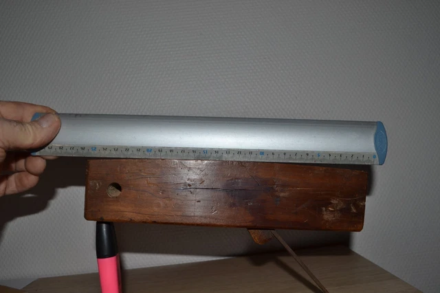 ANCIEN RABOT CINTRÉ, convexe de tonnelier, charron à fer estampillé ...