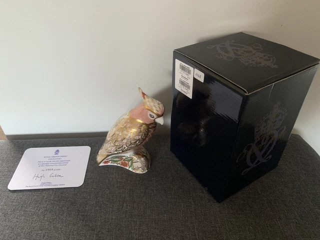 ROYAL CROWN DERBY Cockatoo Paperweight Limited Edition Gold Stopper £99 ... ROYAL CROWN DERBY Cockatoo Paperweight Limited Edition Gold Stopper £99 ...