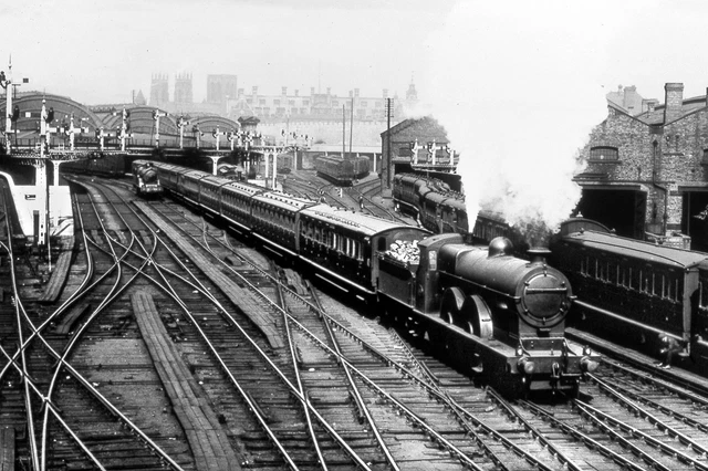 L&YR TRAIN LEAVING York 1920s Rail Photo £2.70 - PicClick UK