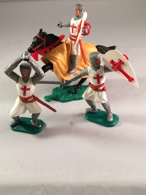 VINTAGE TIMPO COLLECTION - 1 x Mounted Crusader & 2 x Foot Crusaders £ ...
