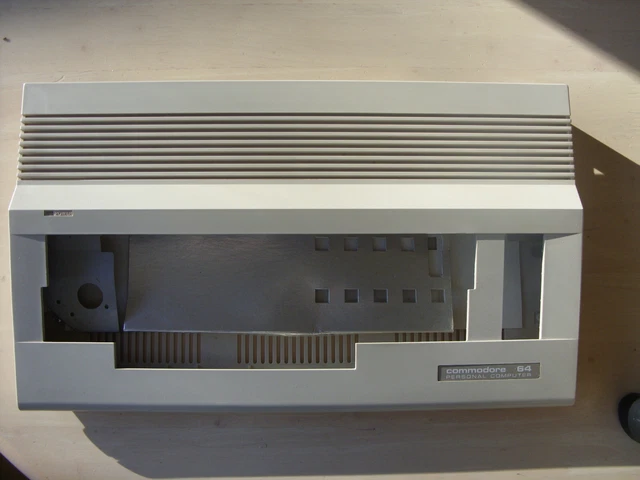 AN ORIGINAL CASE from a Commodore 64C £19.95 - PicClick UK