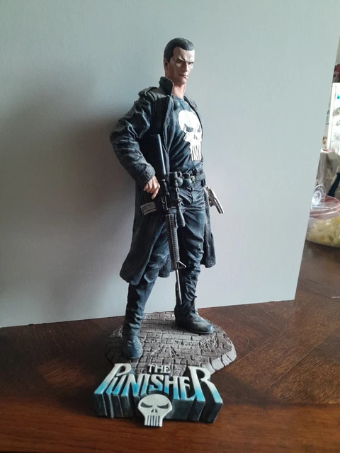 PUNISHER STATUE (NECA 2005) The Official Marvel Collector’s Club N* 972 ...