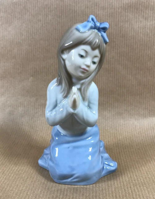 NAO BY LLADRO Guide Me Kneeling Praying Girl Statue Figurine Retired £ ...