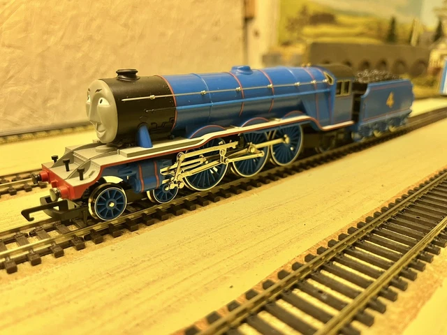 HORNBY THOMAS AND Friends Gordon the Big Blue Engine Steam Locomotive ...