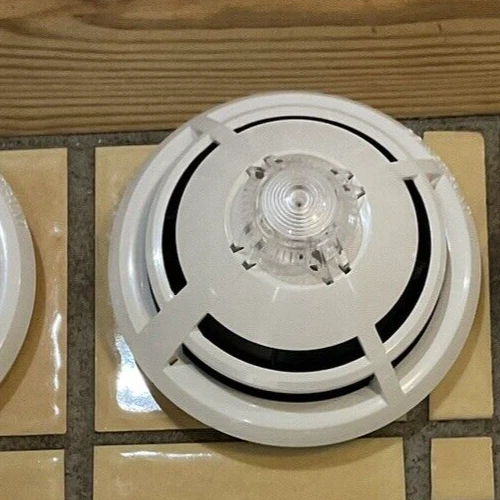 ESSER O2T/SO IQ8QUAD Multisensormelder - Weiß (802384) Produktionsdatum ...