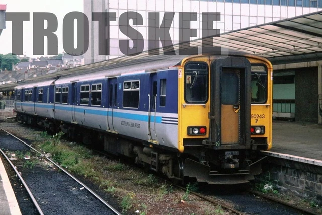 35MM SLIDE BR British Rail Diesel DMU Class 150 243 1990 Original £4.99 ...