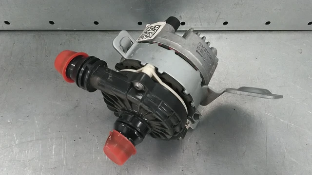 POMPE A EAU A-Klasse 2022 A0005003800/A0005003901/A0005003286 ...