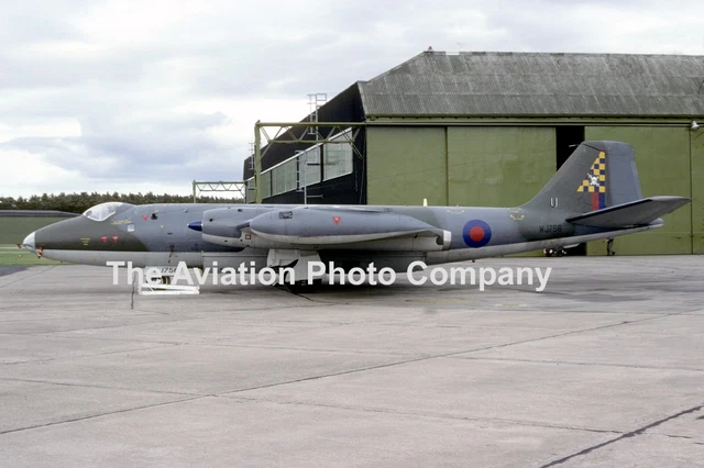 RAF 100 SQUADRON English Electric Canberra B.2 WJ756/U (1981 ...