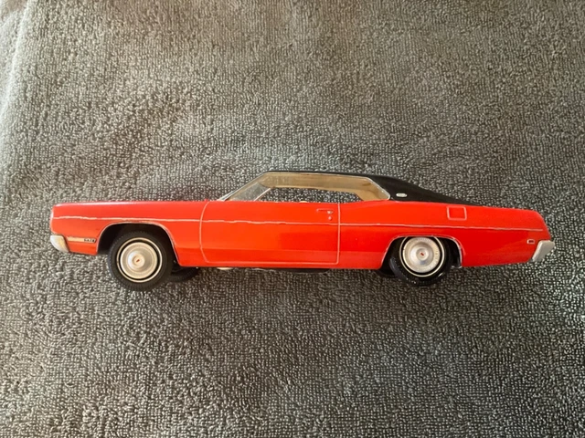 AMT 1969 FORD Galaxie XL model kit built original issue screw bottom ...