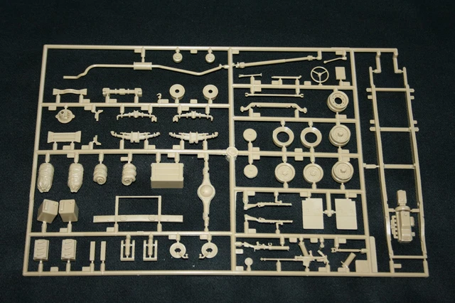 TAMIYA BRITISH LRDG Command Car 1:35 scale model kit MM192 crew, brass ...