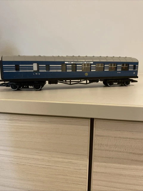 HORNBY R423 LMS 3rd Class Brake Coach Blue and Silver Coronation Scot £ ...