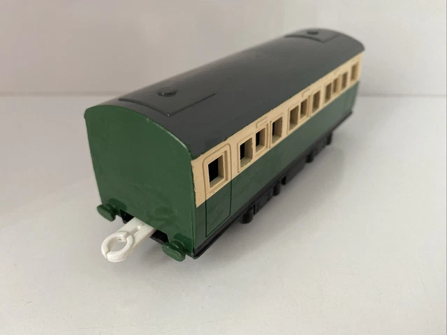 TOMY TRACKMASTER THOMAS the tank engine & friends - Gordon's Passenger ...
