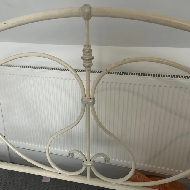 JOHN LEWIS SHABBY Chic White Metal Day Bed for Girls Single Frame £83. ...