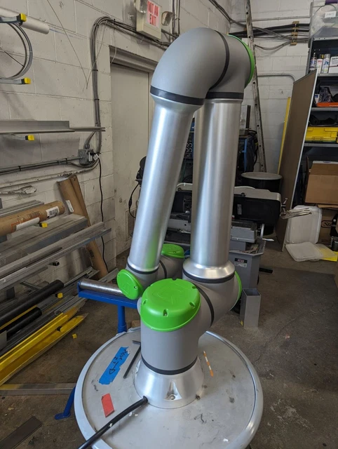 2021 UNIVERSAL ROBOTS UR10e Collaborative Robot, 12.5kg Payload, 1300mm ...