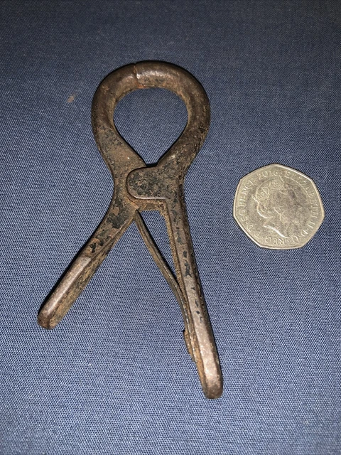 VICTORIAN CAST IRON Spring Loaded Eyelet. £5.40 - PicClick UK