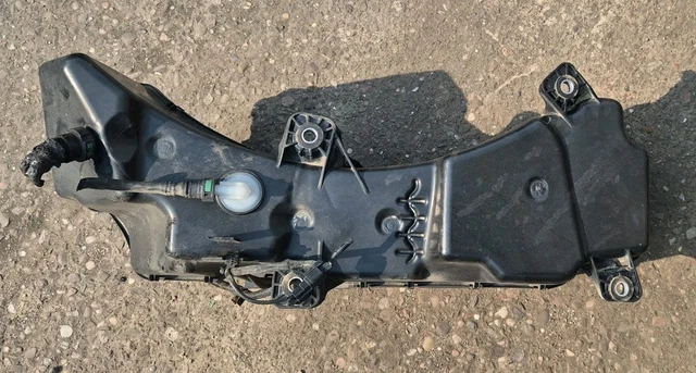 FORD RANGER WILDTRAK 2020 2.0D AdBlue Tank with pipes JB3G-5J228-BF £ ...