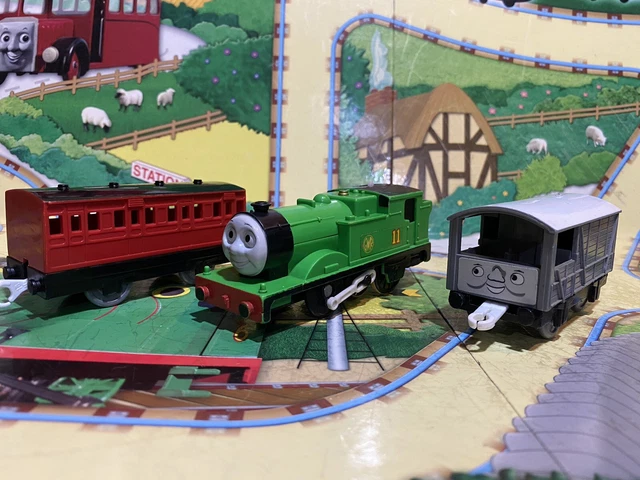 THOMAS THE TANK engine Tomy trackmaster trains Oliver In Fab Condition ...