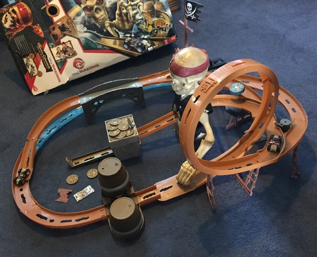 DISNEY PIRATES OF the Caribbean Racing Car Playset Track Skull Crusher ...