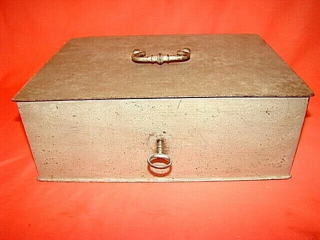 - COFFRE FORT acier ancien, banque, caisse de voyage avec clef EUR 60 ...