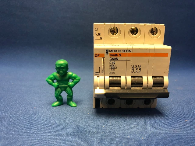 DISJONCTEUR MULTI 9 Merlin Gerin C60N-C10 24349 400V 10Amp 3 Pôles Avec ...