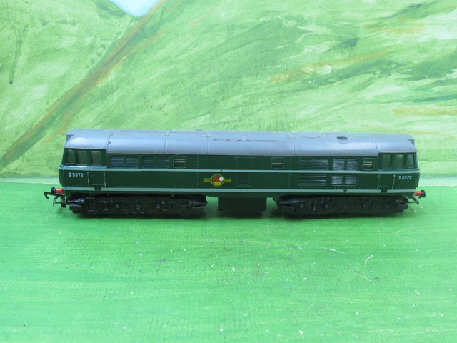 TRIANG HORNBY R357 Class 31 diesel loco BR Green late D5572 - vgc $45. ...