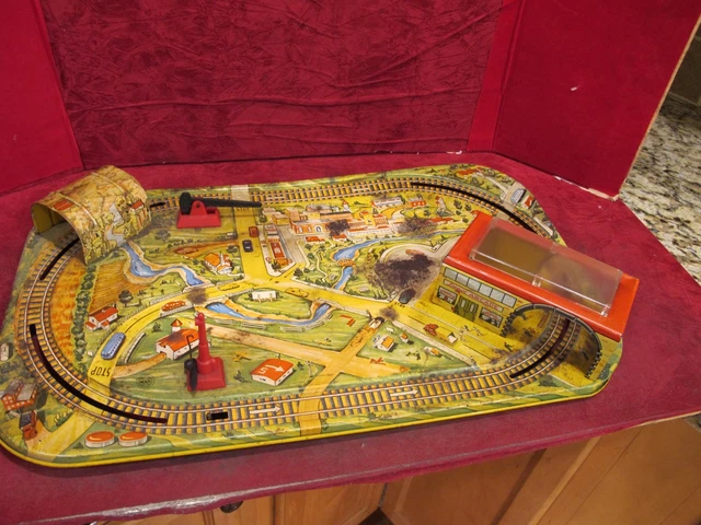 VINTAGE MARX MARLINE Tin Litho Miniature Train Set freight station #2 £ ...