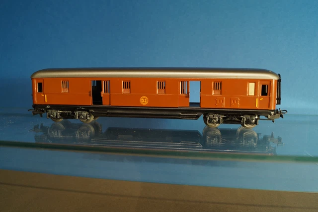 MÄRKLIN 4021 D-ZUG Gepäckwagen, Schürzenwagen, Schweden, rotbraun, H0 - 24R42 EUR 6,50 - PicClick DE