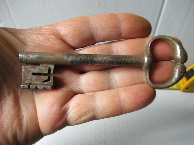 ANCIEN CLE CLEF Antique Old Key Alter Schlüssel Vecchia Chiave Llave ...