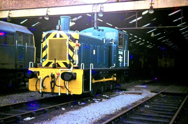 35MM ORIGINAL SLIDE DIESEL LOCOMOTIVE SHUNTER CLASS 03 084 DONCASTER ...