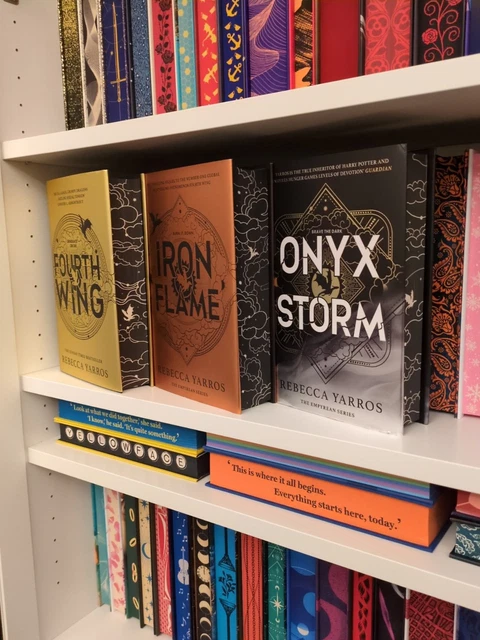 FOURTH WING, IRON Flame & Onyx Storm WATERSTONES SPRAYED EDGE, FIRST ...